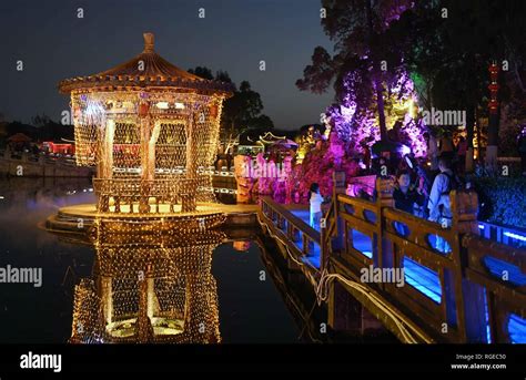 Kunming Chinas Yunnan Province 28th Jan 2019 Tourists View The Fancy Lanterns At Daguan