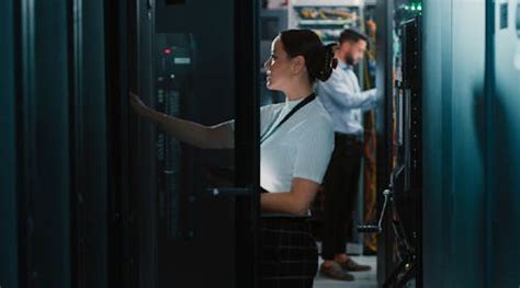 Understanding The New Considerations Reshaping Data Center Network Architecture Data Center