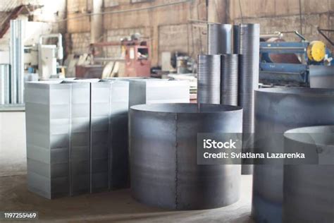 환기 파이프의 제조공장에서 쇼핑 공장에서 다양한 구성의 환기 파이프 건설 산업에 대한 스톡 사진 및 기타 이미지 건설 산업 건설 프레임 건축 Istock