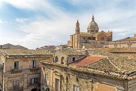 10 Favara Agrigento Foto Foto Foto Stok Potret And Gambar Bebas Royalti Istock
