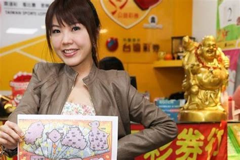 台湾女星刘乐妍盼妹妹到大陆读书，未来为祖国服务