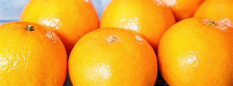 복사 공간이있는 파란색 나무 배경에 신선한 오렌지 과일의 창조적 인 평면 누워 상단보기 신선한 감귤류 모형 0명에 대한 스톡 사진 및 기타 이미지 Istock