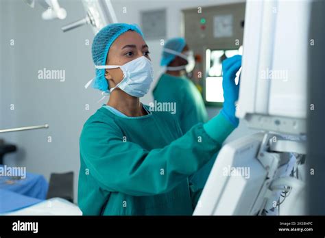 Medical Operating Theatre Hi Res Stock Photography And Images Alamy