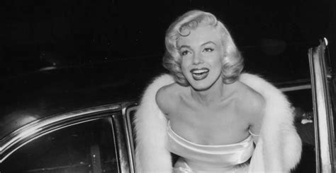 어린 시절 입양을 통해 새로운 가족을 만난 셀레브리티들