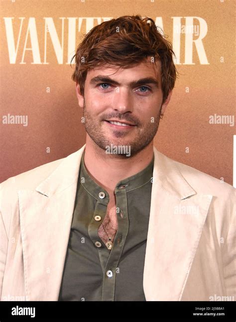 Alex Roes Instagram Twitter And Facebook On Idcrawl