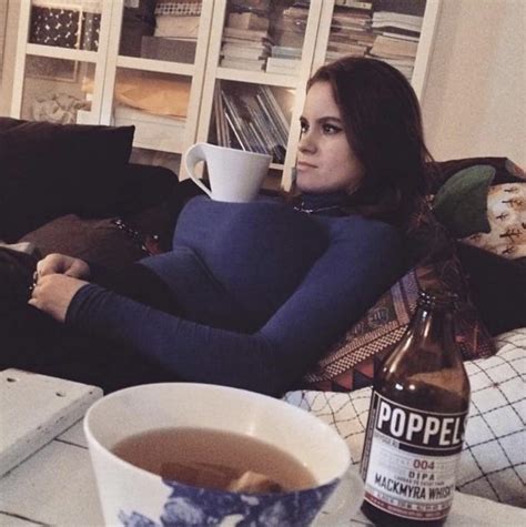 She Cant Hide Them Might As Well Use Them R Busty Hide