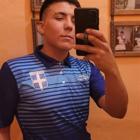 Laureano Basso Bassolau • Threads Say More