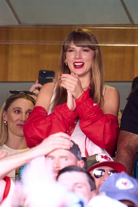 Taylor Swift S Kansas City Chiefs Outfit Popsugar Fashion Uk
