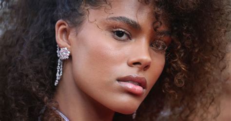 Тіна Кунакі знялася топлес на пляжі Афіша Bigmir Net