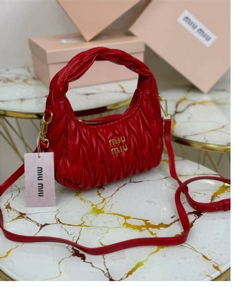 Купить Мини сумка 100 Best Мини сумка Miu Miu искусственная кожа красный в Алматы Магазин на