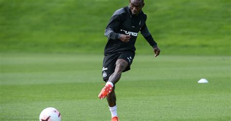 Ghana Soccer Player Christian Atsu Dies In Turkey Earthquake Cbs News