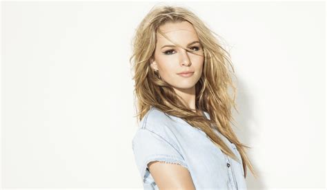 729136 Bridgit Mendler Glance Face Hair Rare Gallery Hd Wallpapers