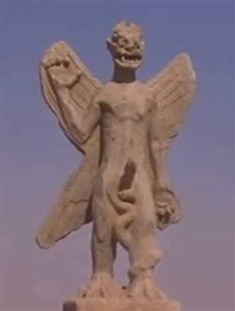The Exorcist Statue At Kristian Hamm Blog