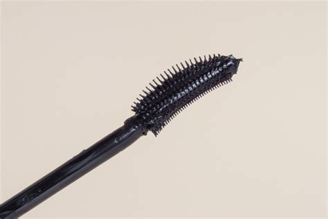 9 отличных тушей с силиконовыми щетками до 1200 рублей | Beauty Insider