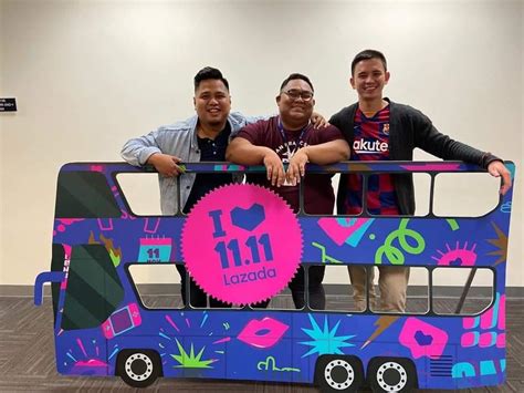 Lazadas Biggest Day Haul For The Ph Motors Team 9 Hyundai Cars And 5