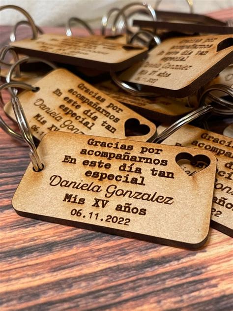 Recuerdos De Quinceañera Llavero De Madera Mis Xv Recuerdos Etsy España