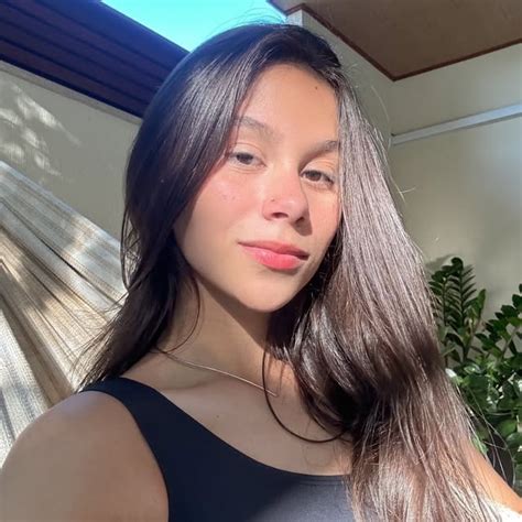 Ana Marta Anamartaam • Threads Say More