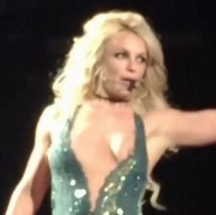 Britney Spears Nipple Slips Out During Las Vegas Concert Nude