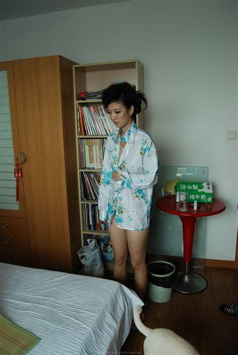 Asian Housewife Millie Gets Naked DH Sweet Amateur Porn Pic