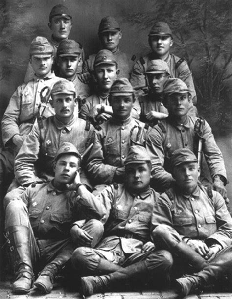 일본군 여학생 500명 창고에 가둬 빵으로 세균전 실험