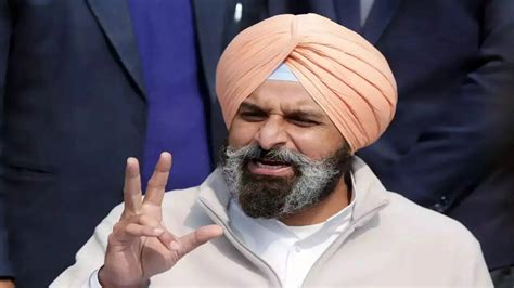 Bikram Majithia अकाली दल नेता बिक्रम सिंह मजीठिया से जेड प्लस सुरक्षा