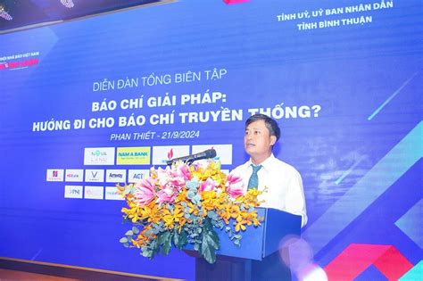 Khai mạc Diễn đàn Tổng Biên tập năm Báo chí giải