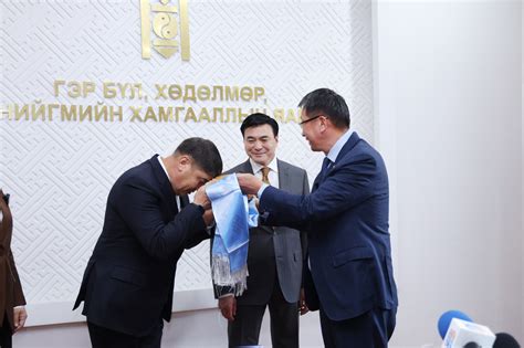 ГЭР БҮЛ ХӨДӨЛМӨР НИЙГМИЙН ХАМГААЛЛЫН САЙД ТИЛЕУХАНЫ АУБАКИР АЖЛАА ХҮЛЭЭЖ АВЛАА 🔷Монгол Улсын