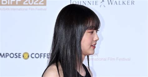 김혜준 아찔한 파격 드레스로 시선 집중 [사진]