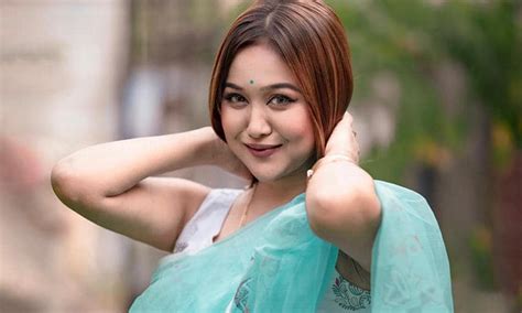 অভিনেত্রী চমককে নিষিদ্ধের দাবি পরিচালকদের