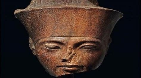 مصر تقاضي بريطانيا بعد بيع تمثال رأس توت عنخ آمون موقع 24