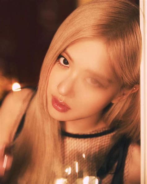 Pin On Bp Blackpink Rose Rosie Beauty