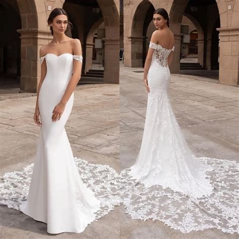 Elegant Mermaid Lace Wedding Dress Off Shoulder Covered Buttons