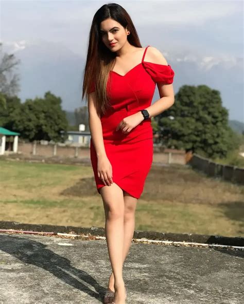 Isha Gupta Photos The Stunning Instagram Insfluencer