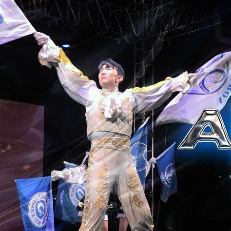 가천대학교 응원단 아페이론 아페이론 두 번째 로고 가천대의 무한 無限 발전을 기원하고 미래 핵심인재로 성장할 학생들의 꿈과 희망을 응원하는 가천대학교의 응원단의 이름은