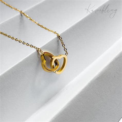18k Gold Plated Linked Hearts Necklace Karoobling