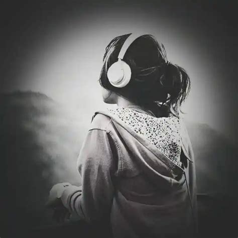 [1065 ] Sad Girl Dp Images Pics Photos Pictures And Wallpapers 2024