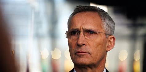 Столтенберг Україну можуть прийняти в НАТО з окупованими територіями Коли є воля рішення