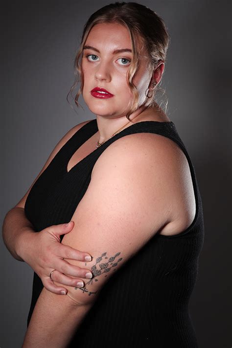 Ashleigh Model Folio