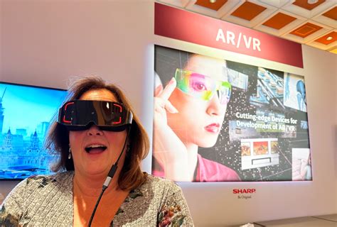 【シャープがvrゴーグルをつくる！？】約175g※超軽量vr用ヘッドマウントディスプレイ！プロトタイプをご紹介します Sharp Blog