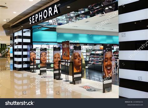 How To Get Your Makeup Done At Sephora
