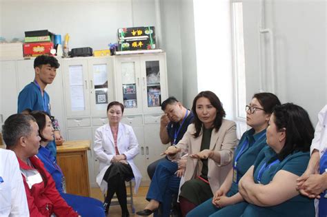 ЦЭРЭГ ТАТЛАГЫН ЭМЧ НАР… Хан Уул Эрүүл мэндийн төв