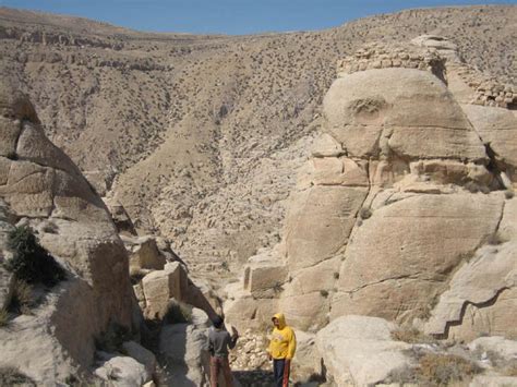 The Edomite Stronghold Of Sela Biblical Archaeology Society