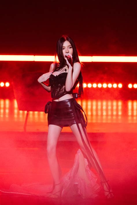 LyLy gặp sự cố không ngờ trên sân khấu quốc tế suýt bị loại nếu không có nhân vật này