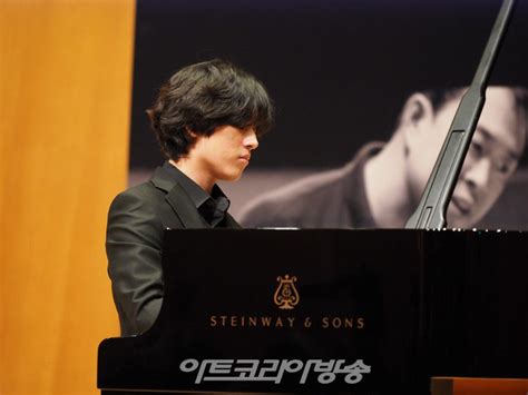 [ak포토] 임윤찬 반 클라이번 국제 피아노 콩쿠르 최연소 우승자