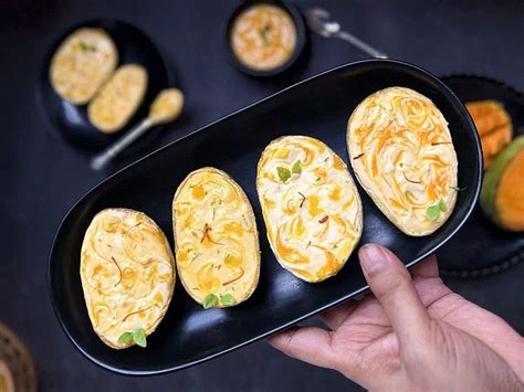 পার্টির ডেজার্টে আমের খোসায় ম্যাঙ্গো ডিলাইট বানিয়ে চমকে দিন সবাইকে