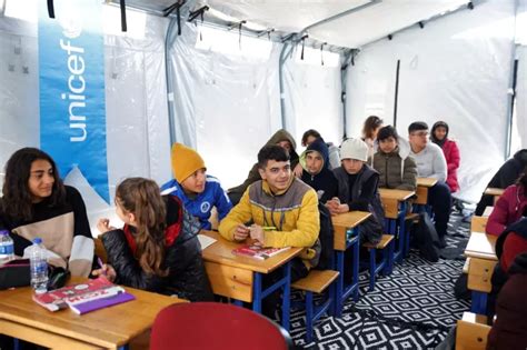 Два месеца след земетресенията в Турция 2 5 милиона деца нуждаещи се