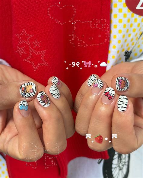 네일누하🌱 서촌네일 경복궁네일 광화문네일 🍁🍂창밖너머 붉게 물든 단풍과 똑 닮은 무화과네일🥭🍐⠀ ⠀ ⠀ ⠀ 서촌네일 경복궁네일 가을네일 무화과네일 무화과마블