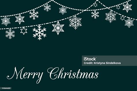 짙은 녹색 배경에 체인에 흰색의 다양한 눈송이와 별을 단순한 플랫 복고풍 스타일로 매달아 놓은 테두리가있는 인사말 카드 디자인 크리스마스 카드를위한 눈 요소가있는 프레임