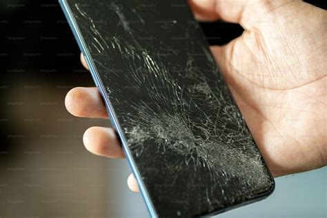 금이 간 유리창 클로즈업 사진 Unsplash의 깨진 화면 이미지