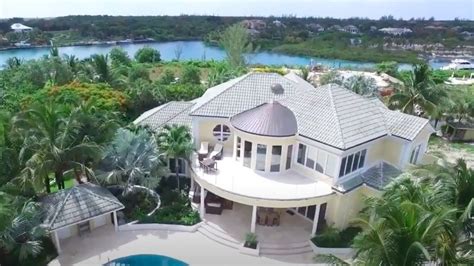 Shania Twains Lavish Lifestyle Is Hard To Believe